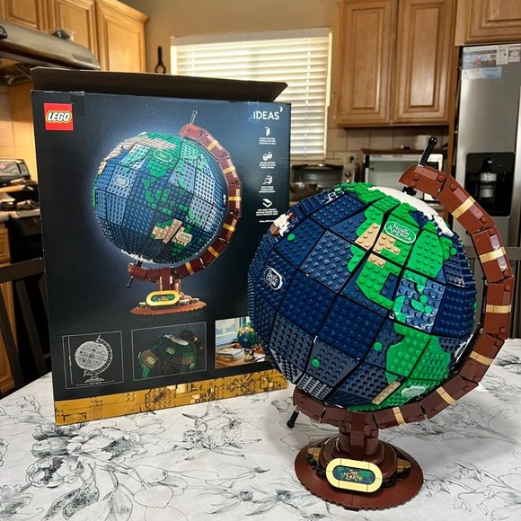 Lego | Toys | Lego Ideas The Globe 2332 Building Set 2585 Pieces | Poshmark